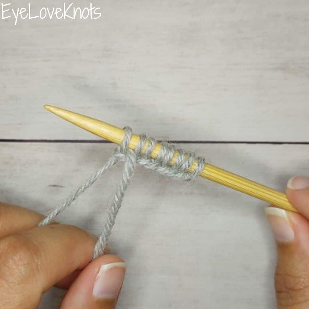 How To Knit A Long Tail Cast On Photo Tutorial | AllFreeKnitting.com