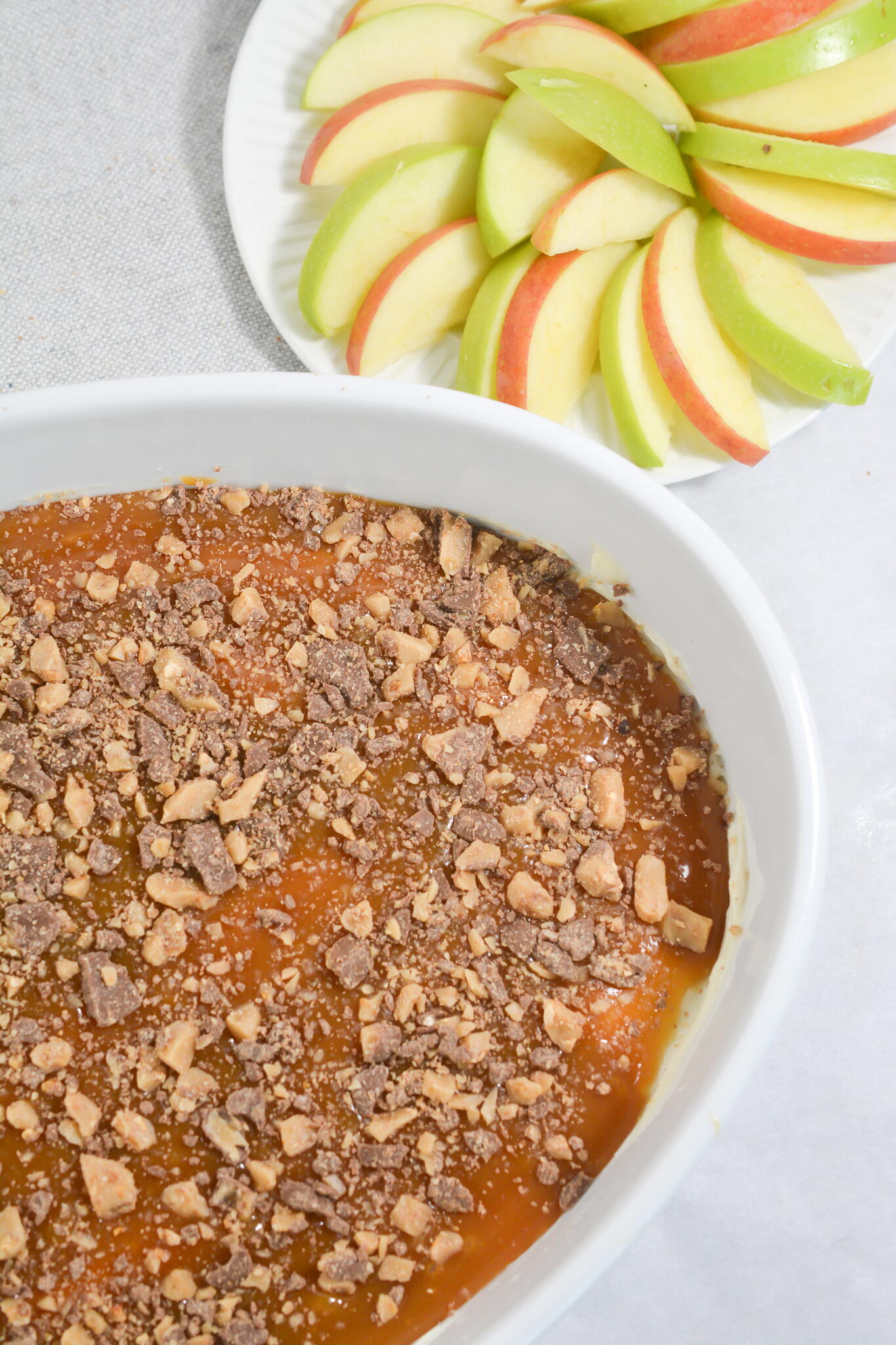 Apple With Caramel Dip | RecipeLion.com