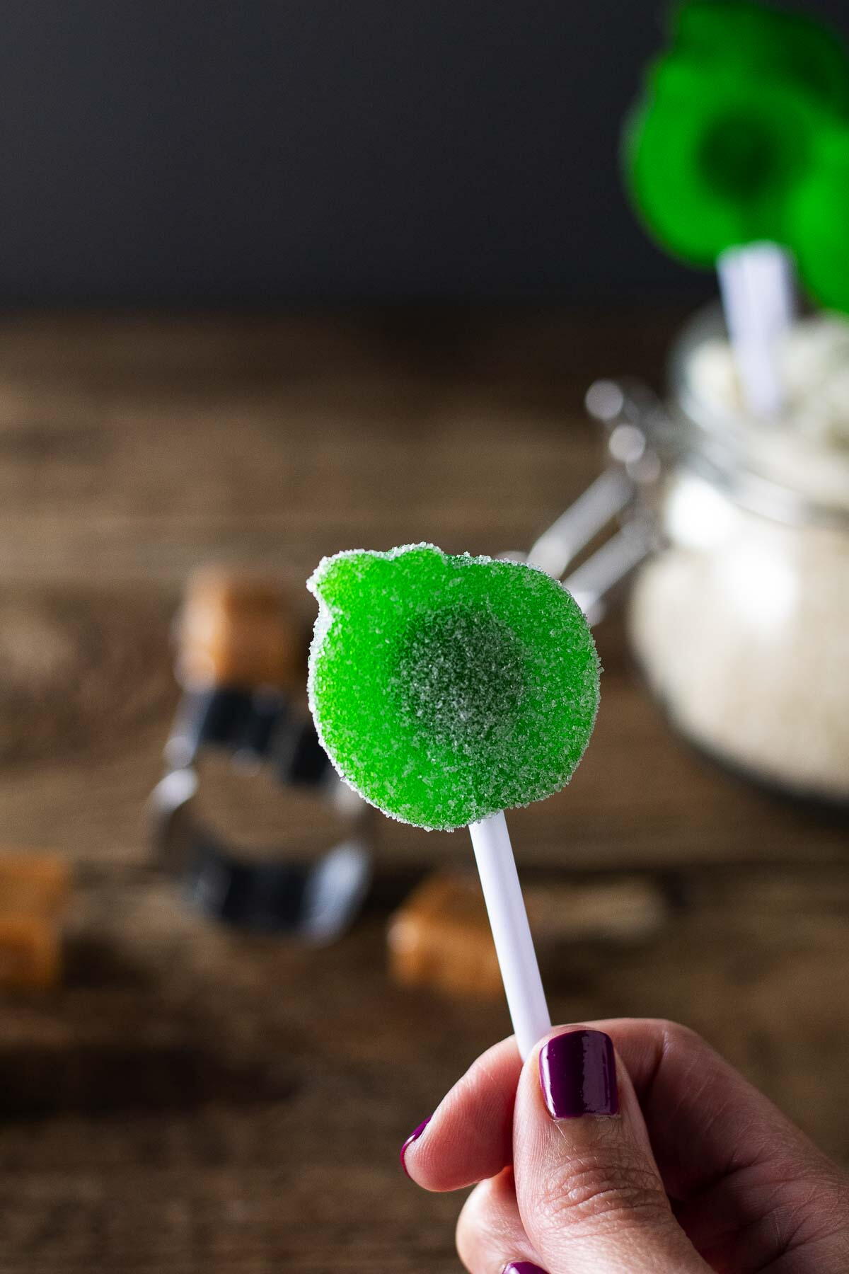 Caramel Apple Gummy Pops | RecipeLion.com