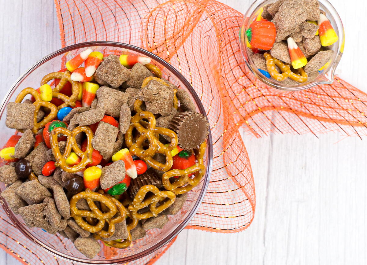Halloween Snack Mix Recipe | DIYIdeaCenter.com