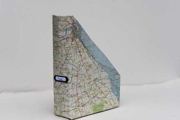 Stylish Map Mag Holders | DIYIdeaCenter.com