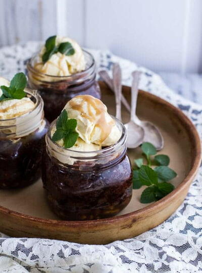 Mini Chocolate Pecan Cakes | FaveSouthernRecipes.com