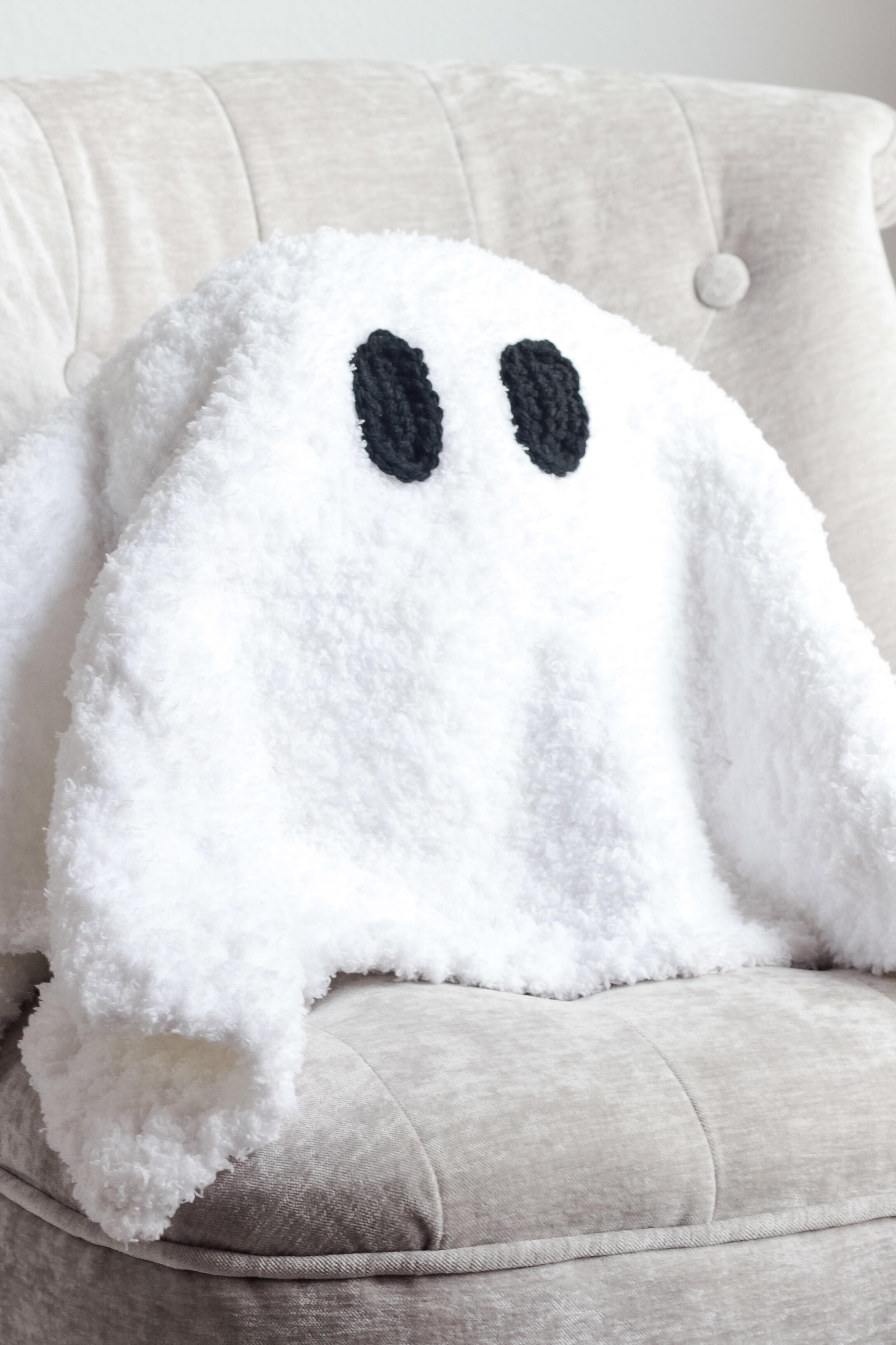 Boo Boo The Baby Ghost C2c Pillow | AllFreeCrochet.com