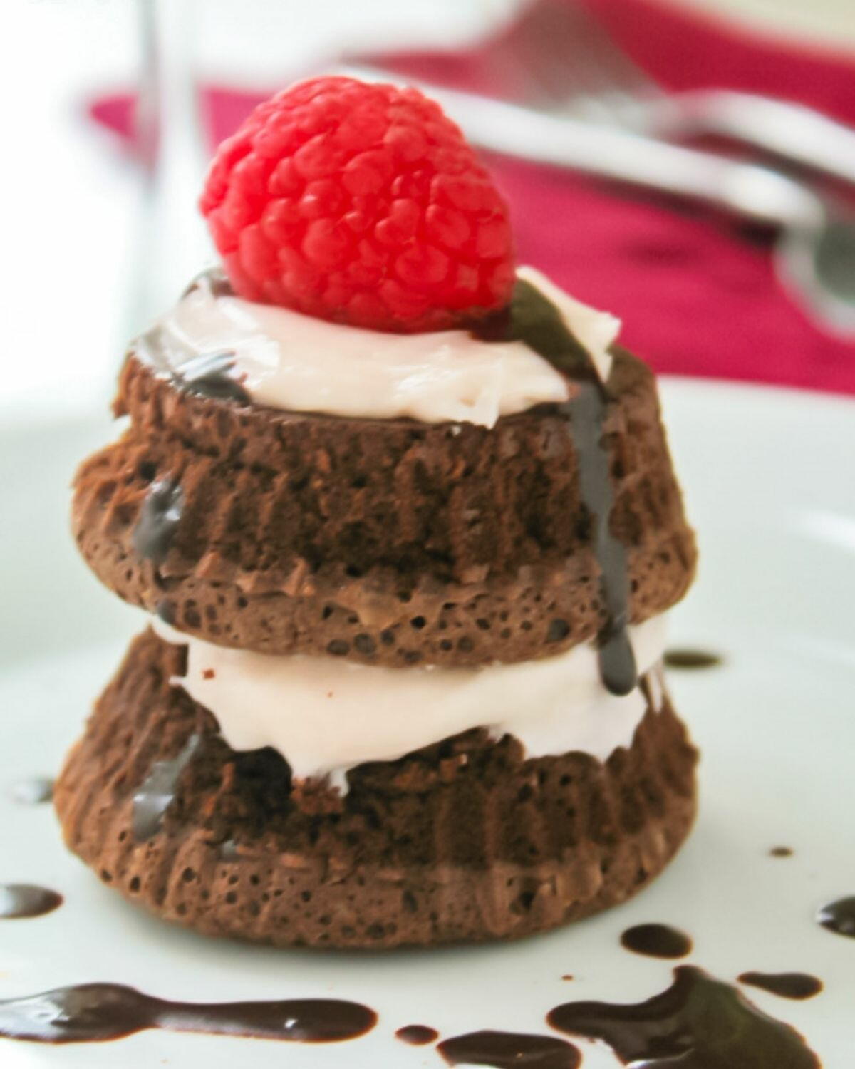 Chocolate Mocha Cakes With Raspberry Cream Cheese Frosting | RecipeLion.com