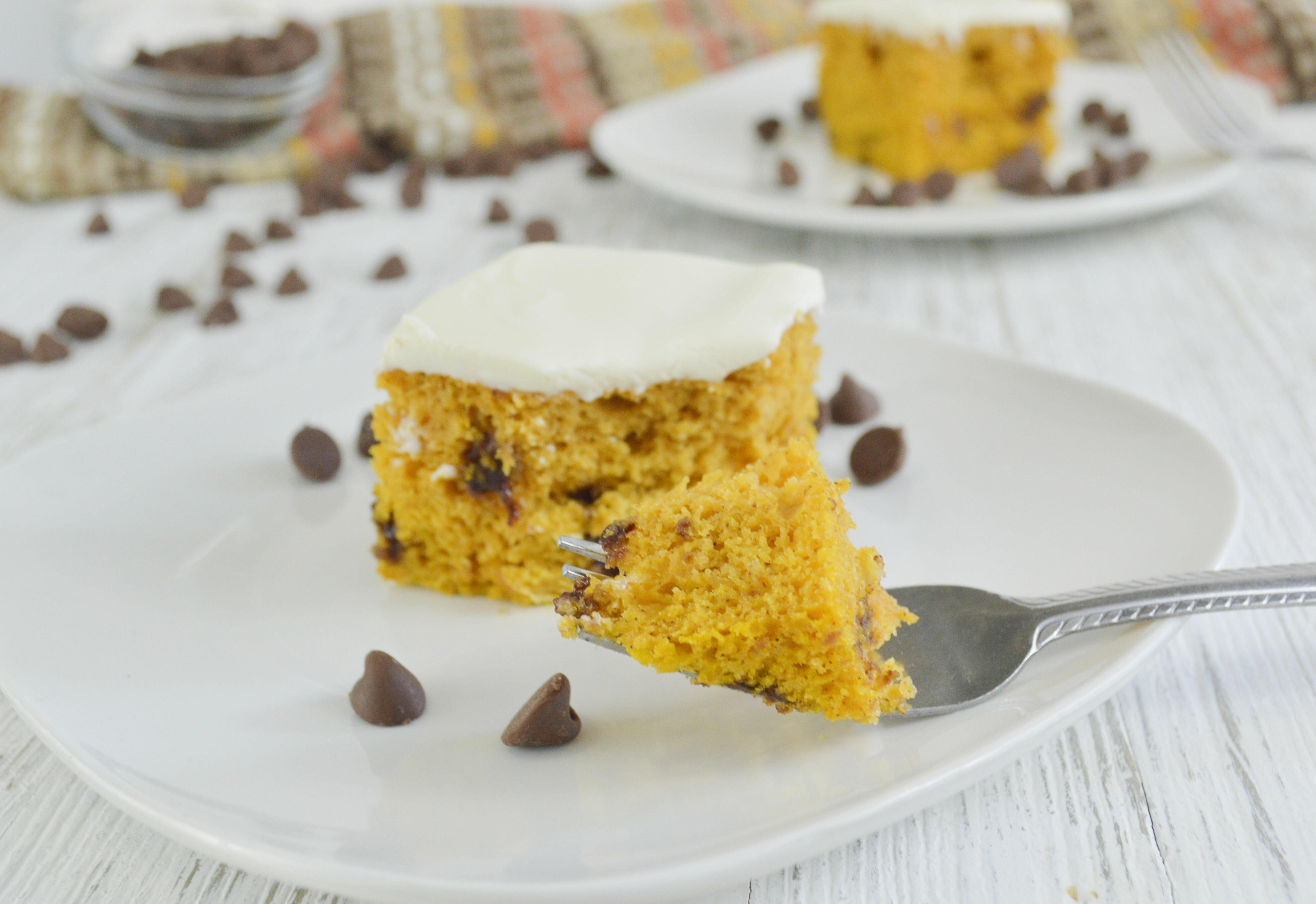 Pumpkin Chocolate Chip Cake | RecipeLion.com
