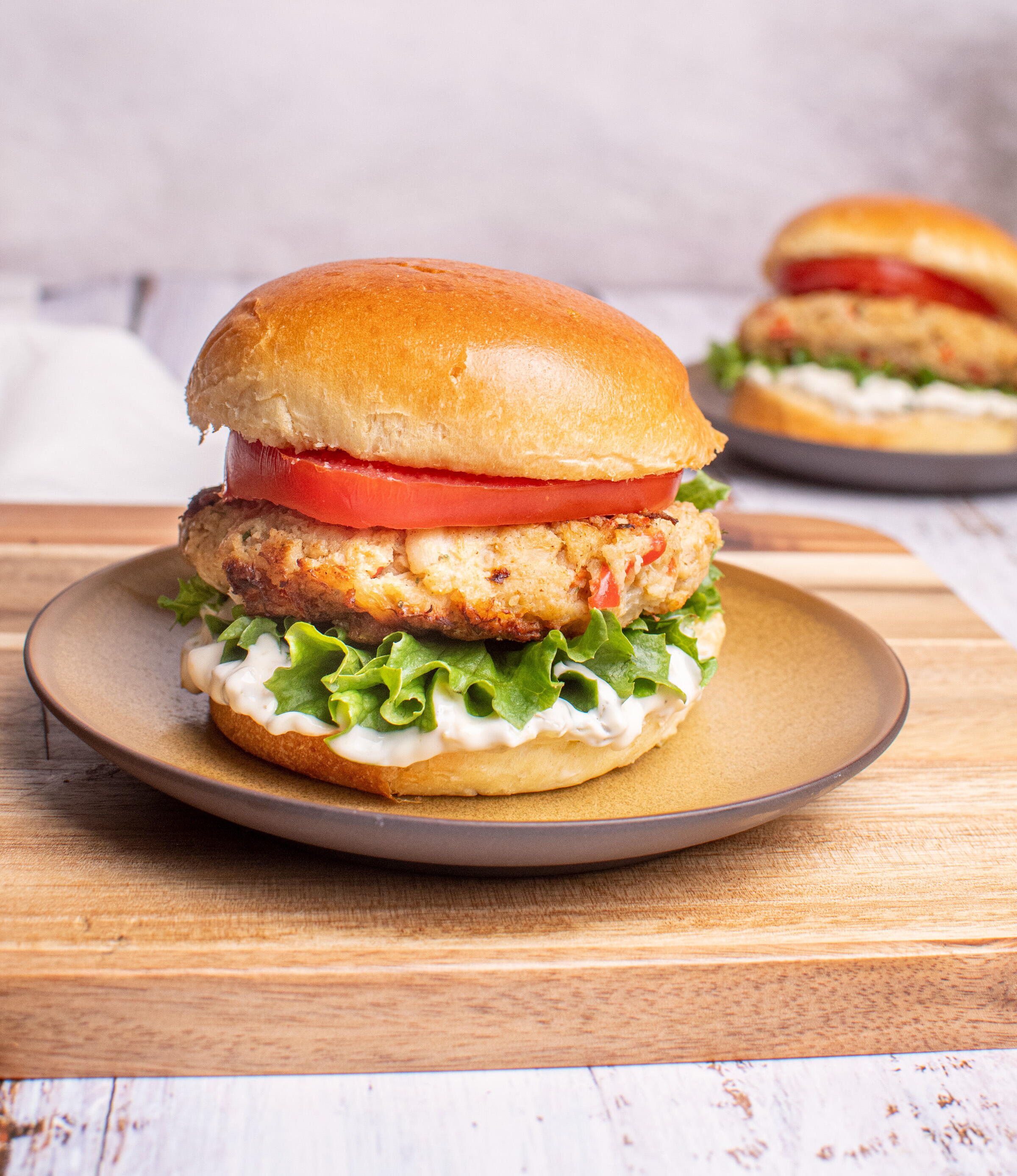 Lump Crab Cake Burgers with Tartar Sauce | RecipeLion.com