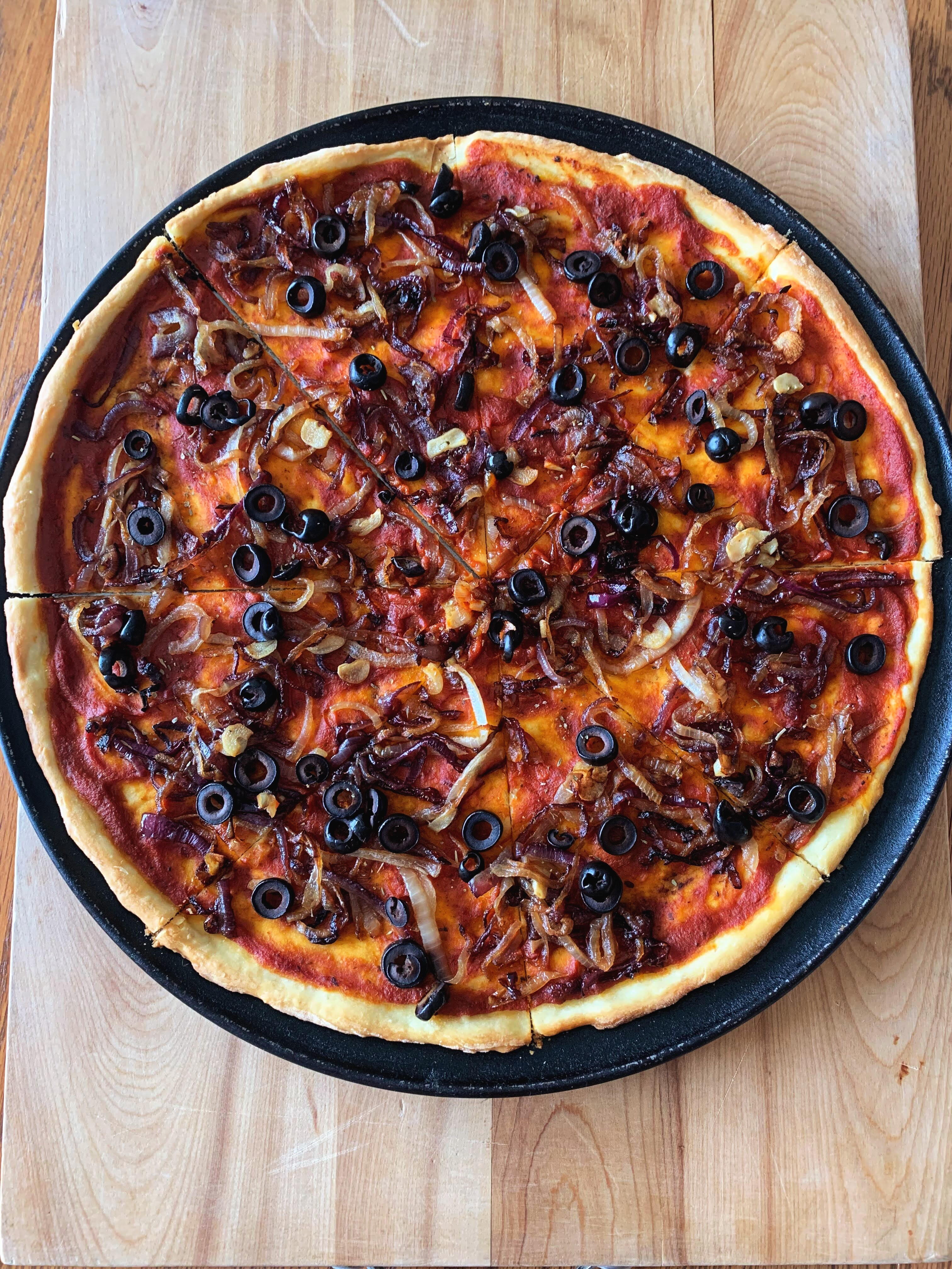 Cheeseless Pizza | RecipeLion.com