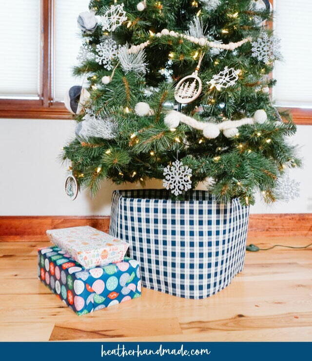 DIY Tree Collar For A Christmas Tree | AllFreeSewing.com