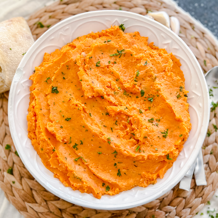 Creamy Mashed Sweet Potatoes | Super Easy 30 Minute Recipe | RecipeLion.com