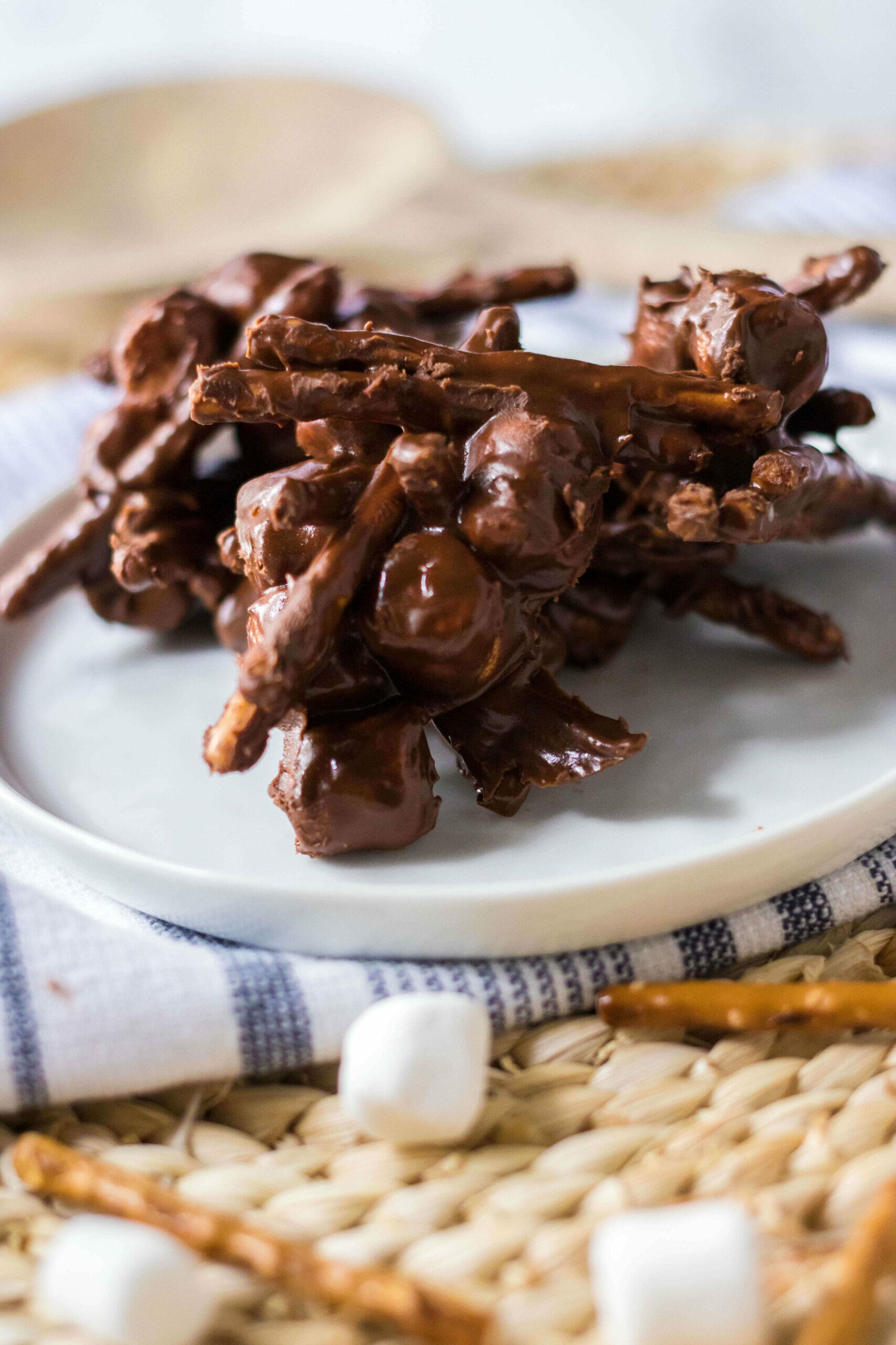 Chocolate Peanut Butter Haystacks | RecipeLion.com
