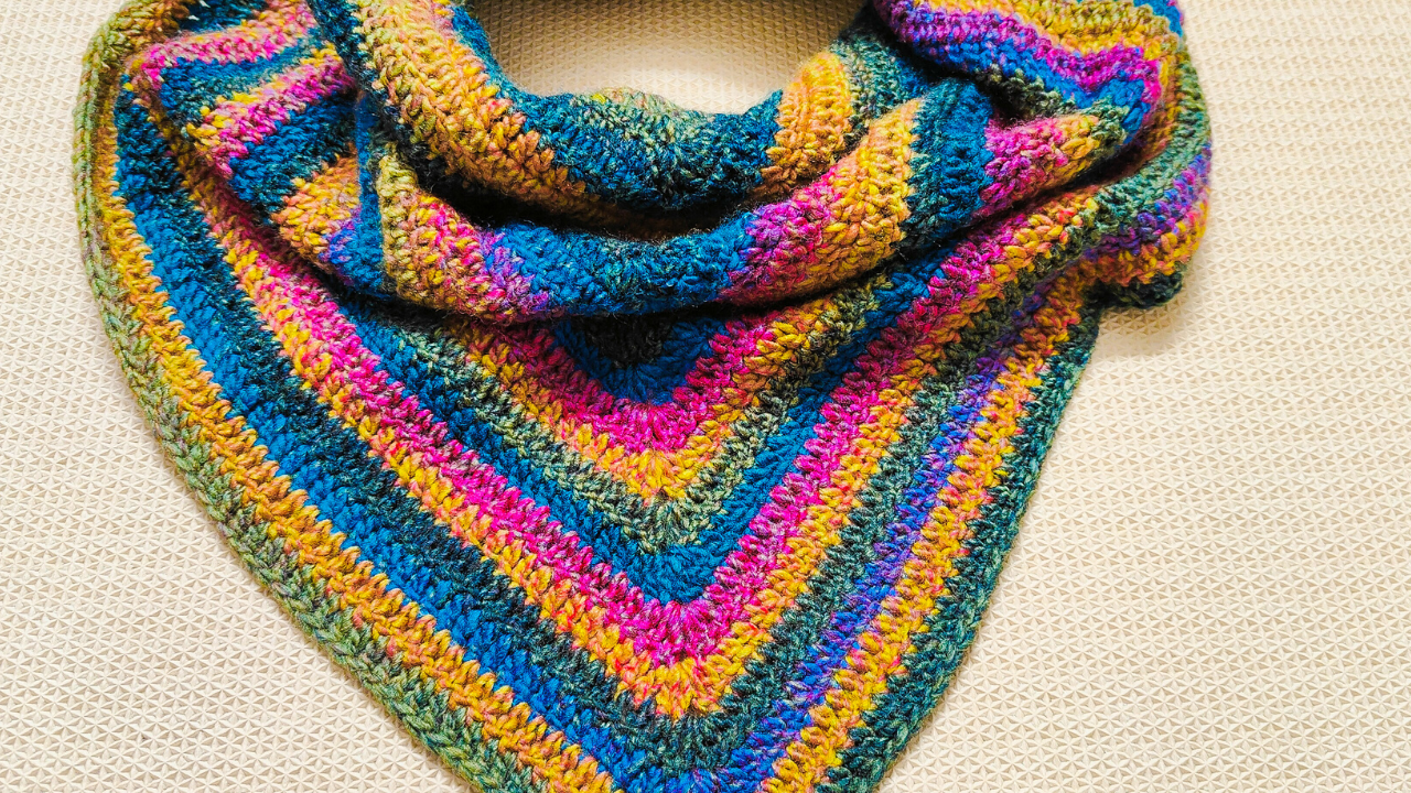 Easy And Simple Crochet Triangle Shawl | AllFreeHolidayCrafts.com