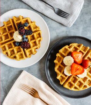 Favorite Spiced Waffles | RecipeLion.com