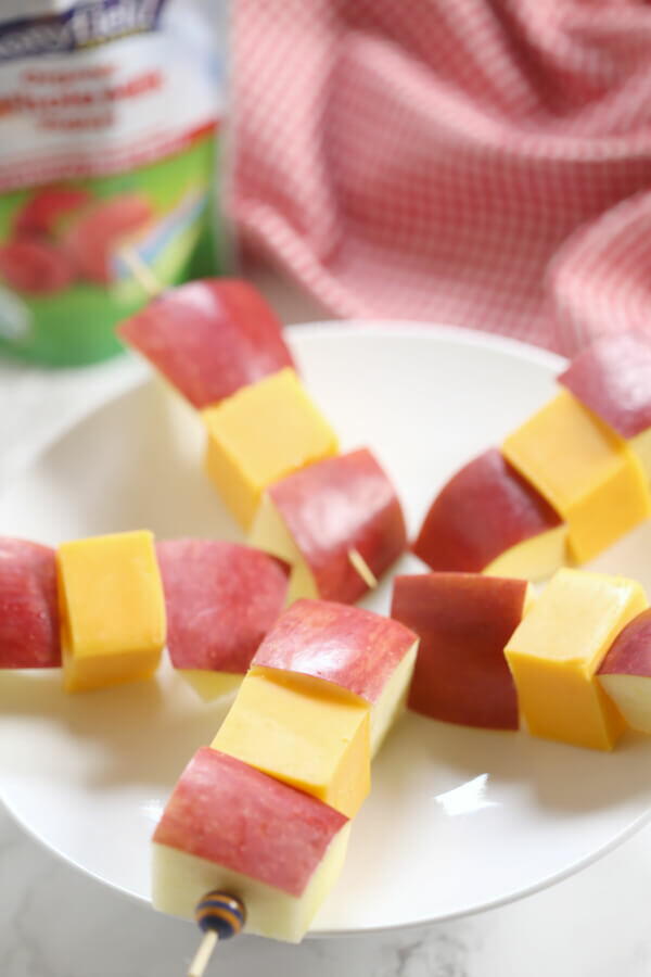 Apple Cheddar Fresh Kabobs | RecipeLion.com