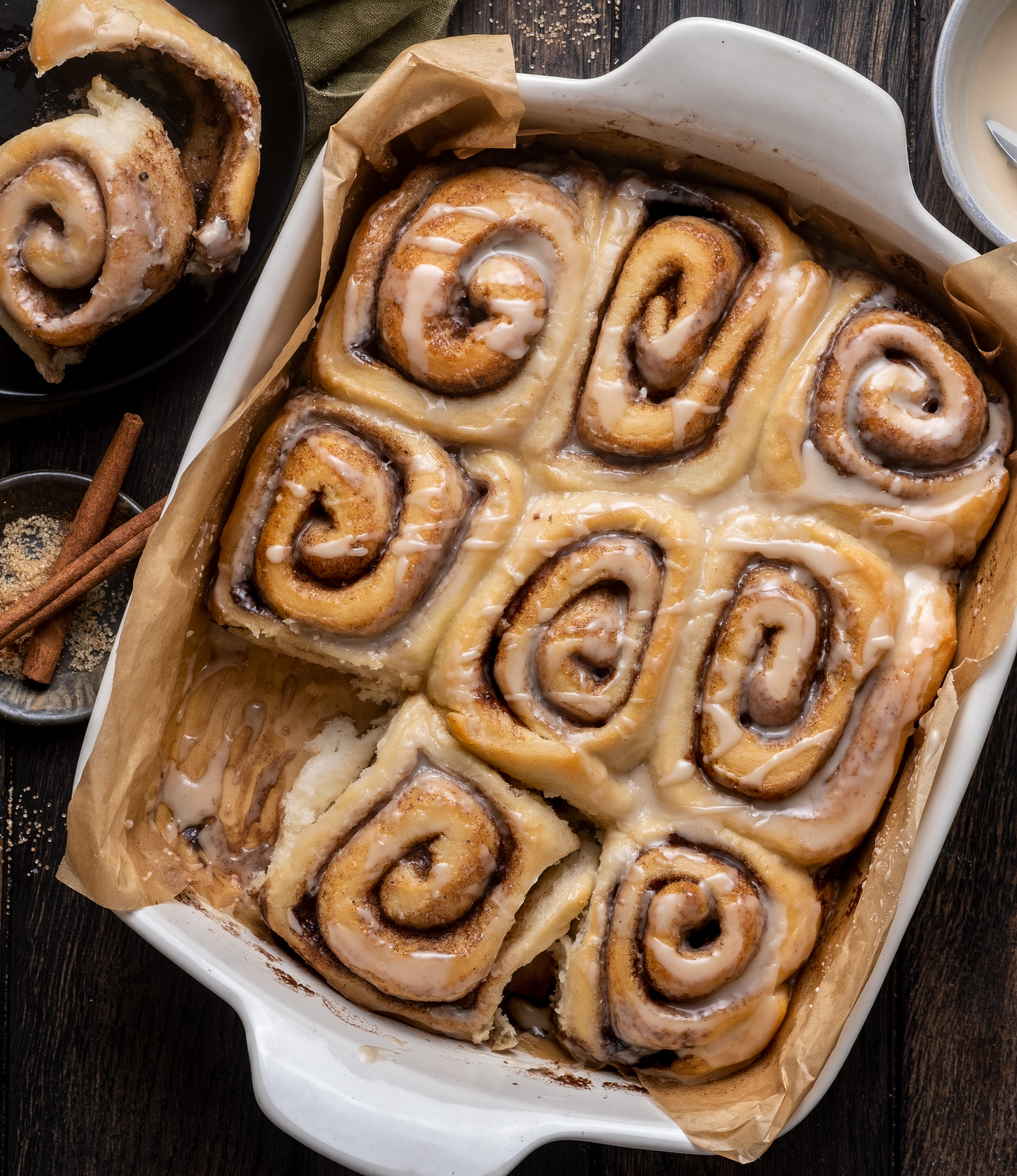 Chai-Spiced Cinnamon Rolls | RecipeLion.com
