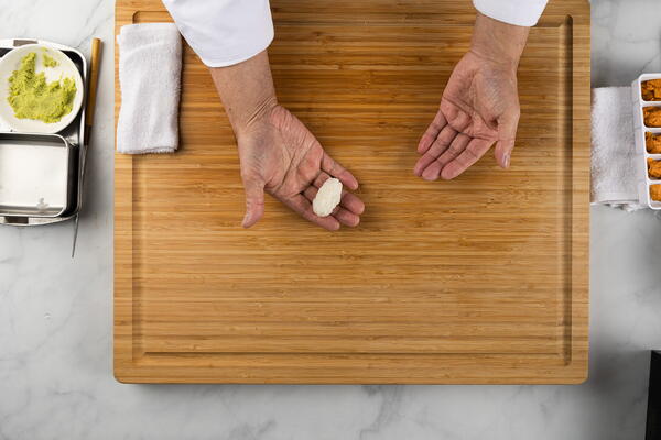 Making Classic Nigiri | RecipeLion.com