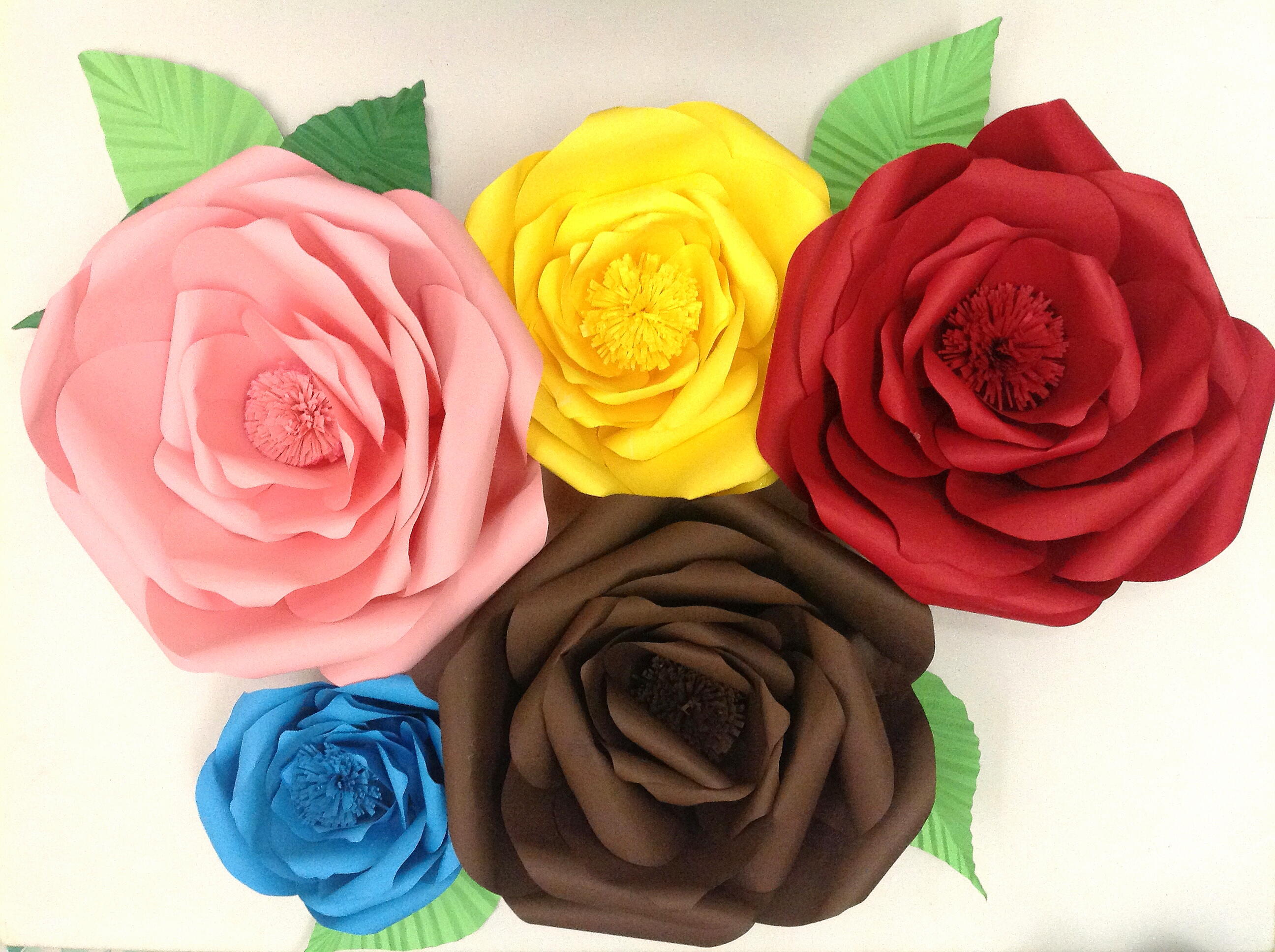 How To Make Large Paper Flowers FaveCrafts how-to-make-large-paper-flowers-favecrafts