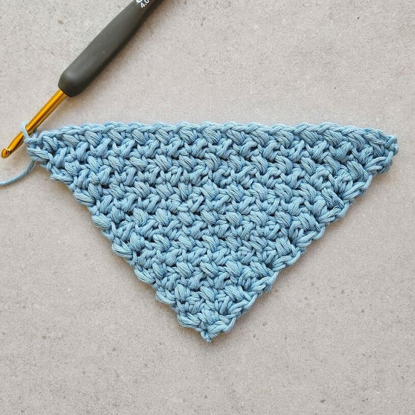 C2c Mini Bean Stitch | FaveCrafts.com
