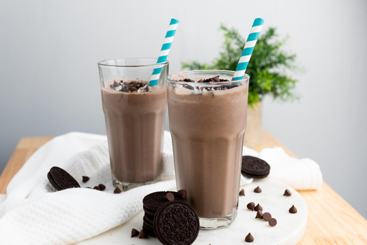 Oreo Milkshake Recipe | FaveSouthernRecipes.com
