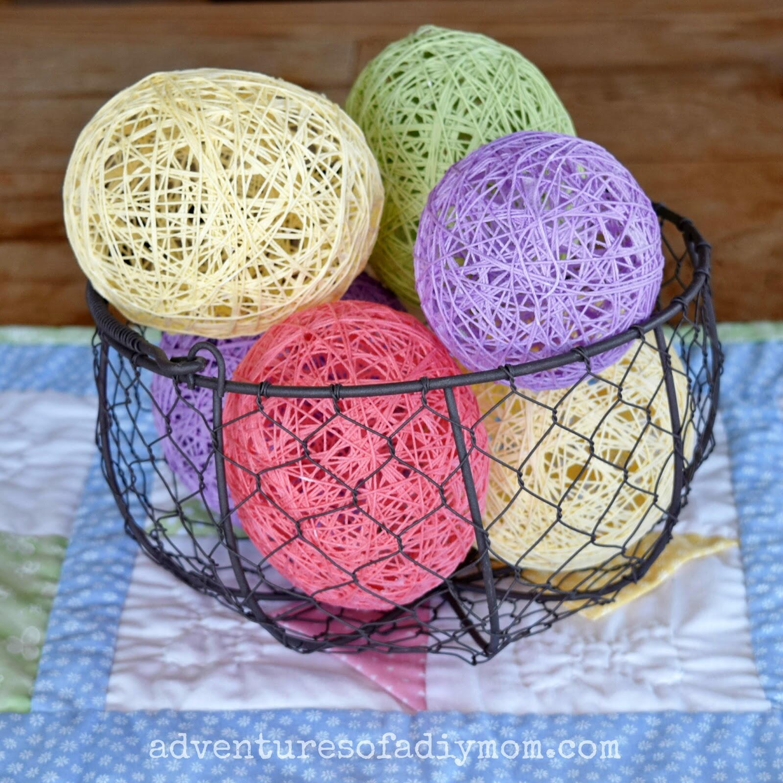 String Easter Eggs | AllFreeHolidayCrafts.com