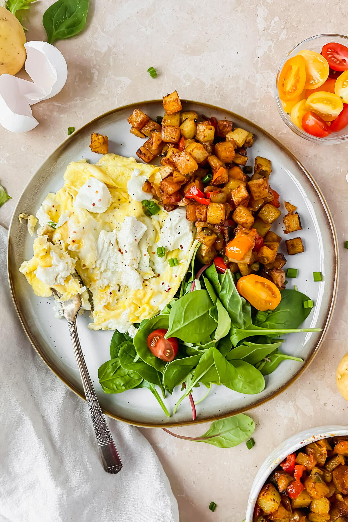 Goat Cheese Scrambled Eggs | RecipeLion.com