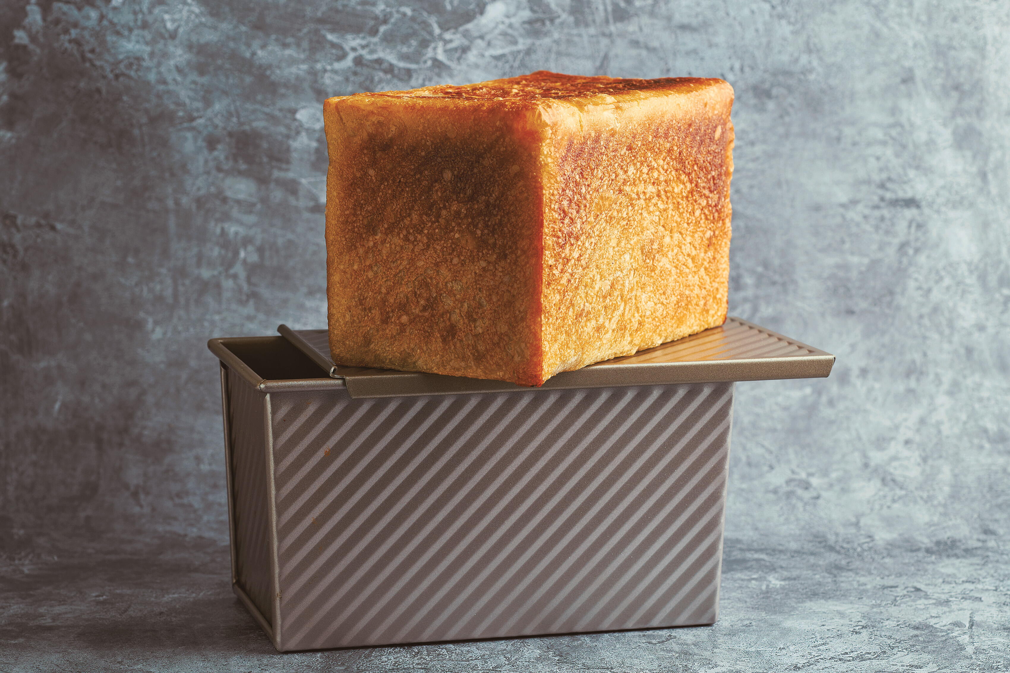 Same Day Perfectly Square Soft Sandwich Loaf | RecipeLion.com