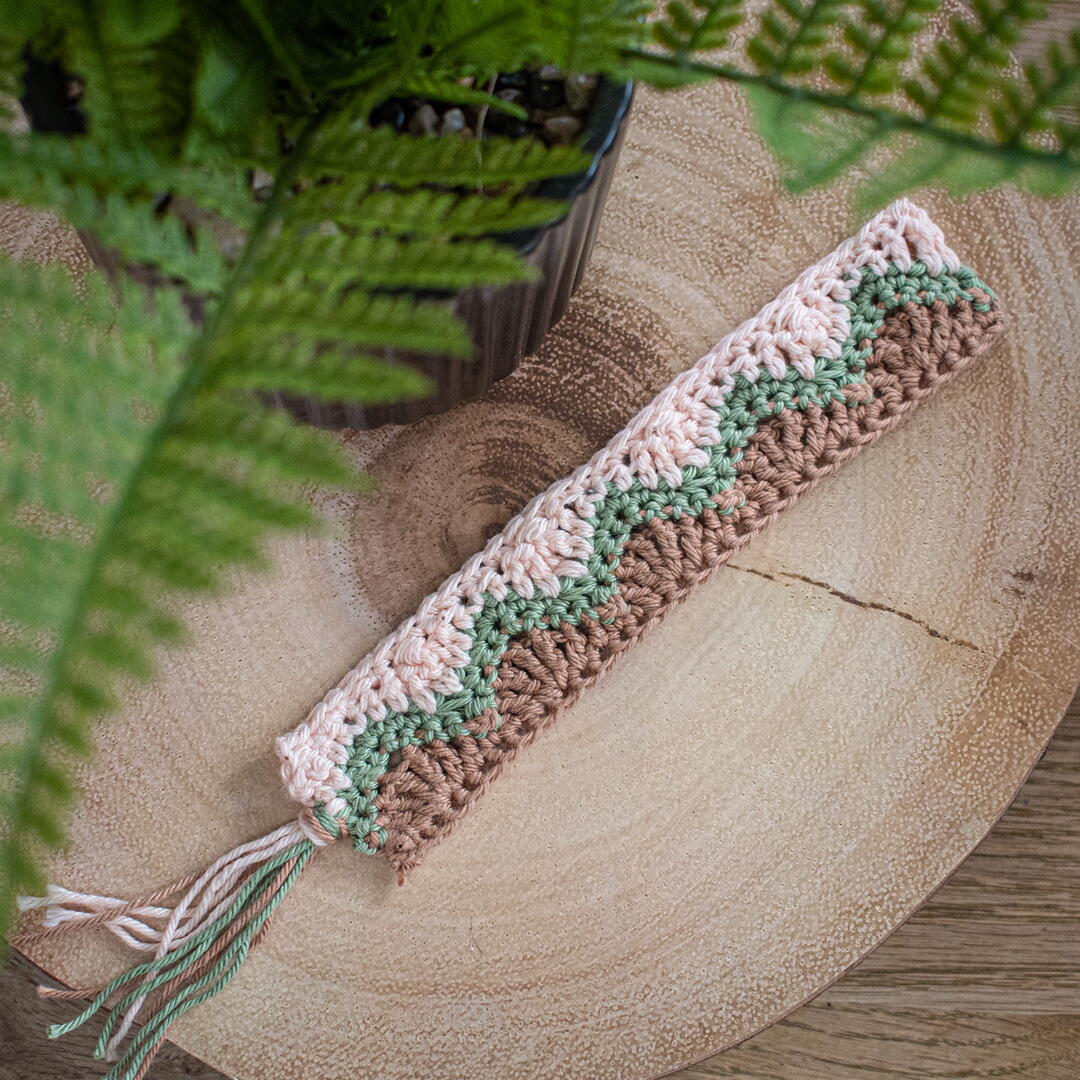 Zig Zag Bookmark | AllFreeCrochet.com