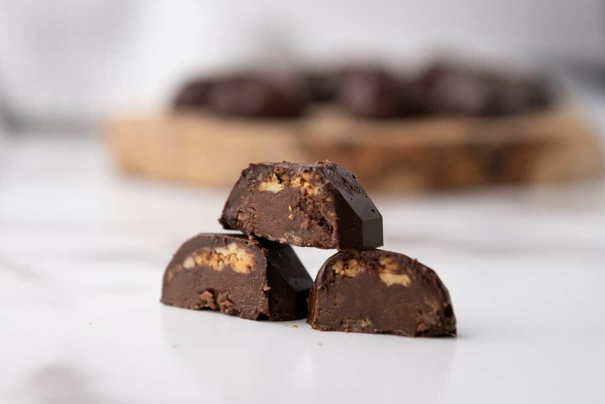 Easy Nutella Hazelnut Bonbons Recipe | CheapThriftyLiving.com