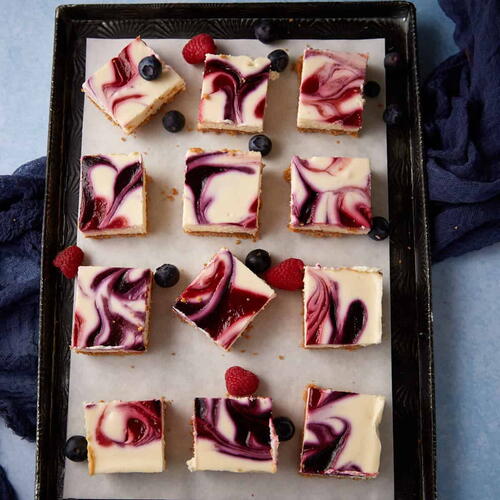 Berry Cheesecake Squares | TheBestDessertRecipes.com