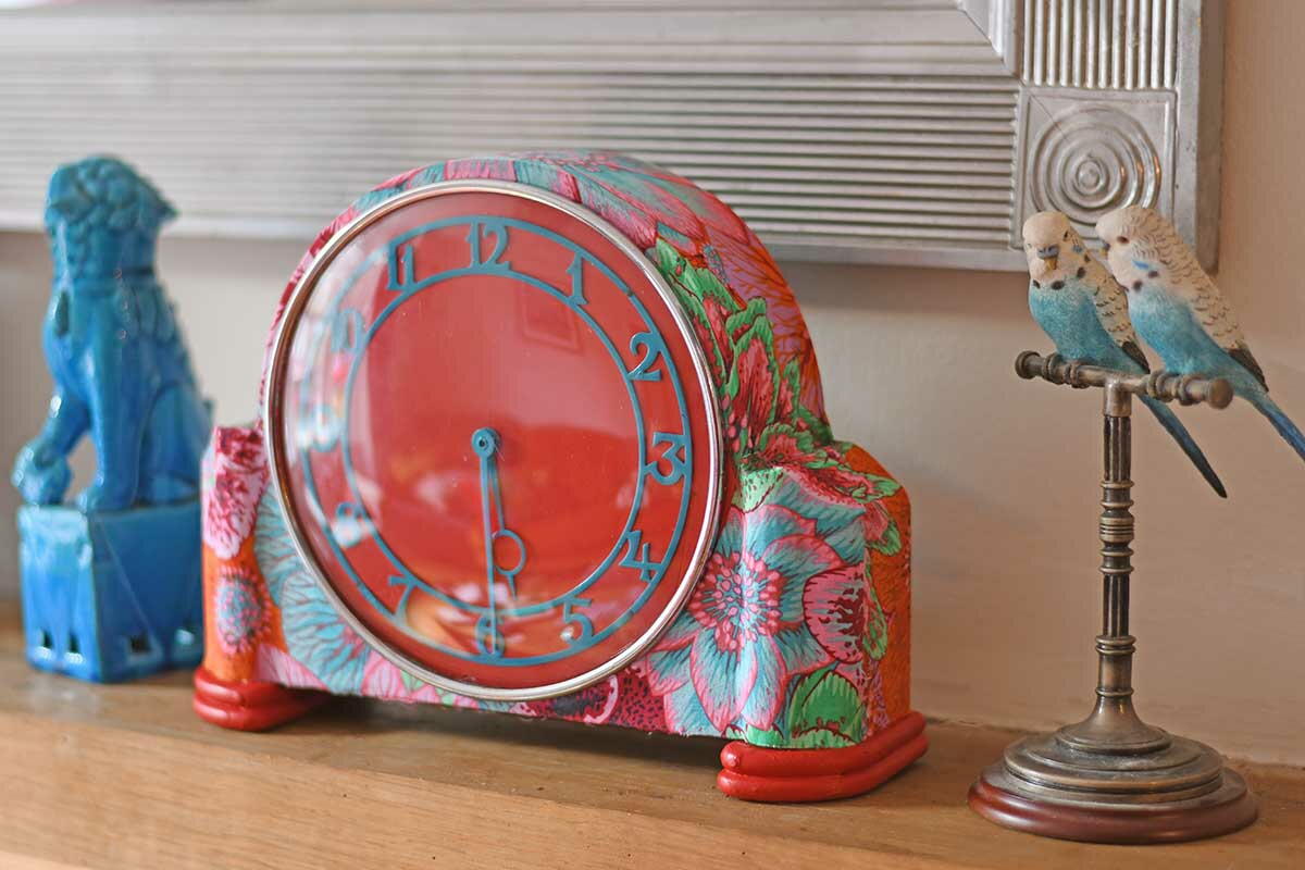 Upcycled Mantle Clock | DIYIdeaCenter.com