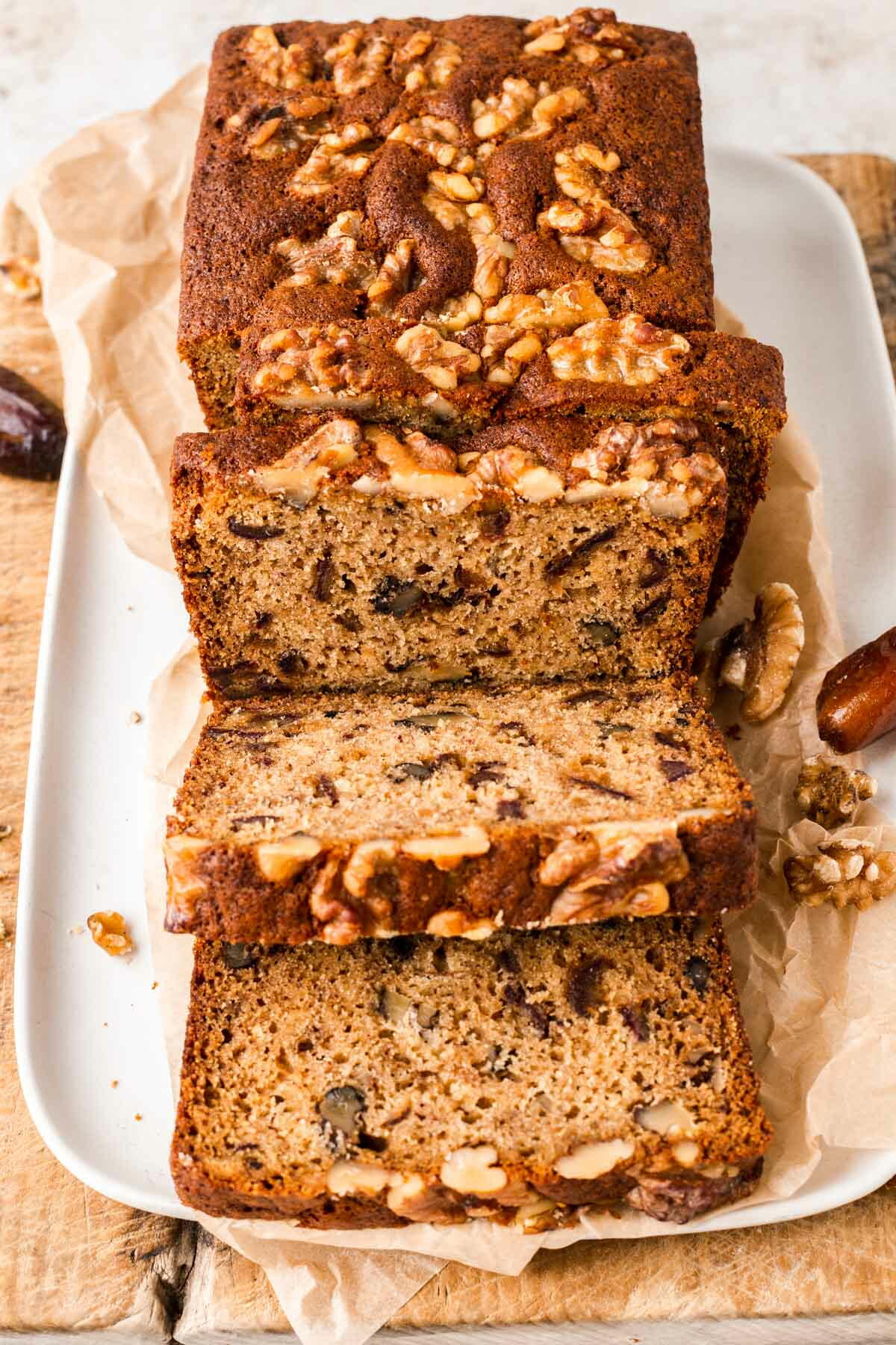 Date And Walnut Loaf Cake | RecipeLion.com