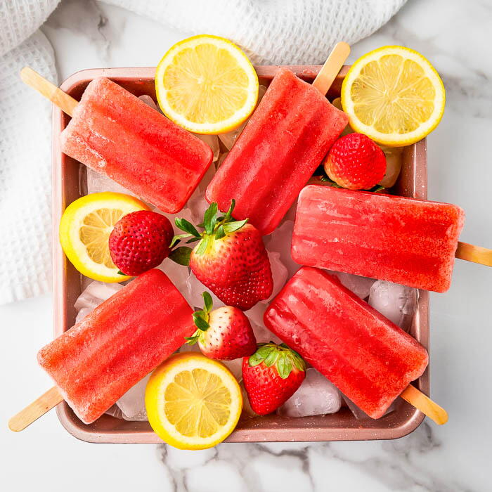 Easy Strawberry Lemonade Popsicles | RecipeLion.com