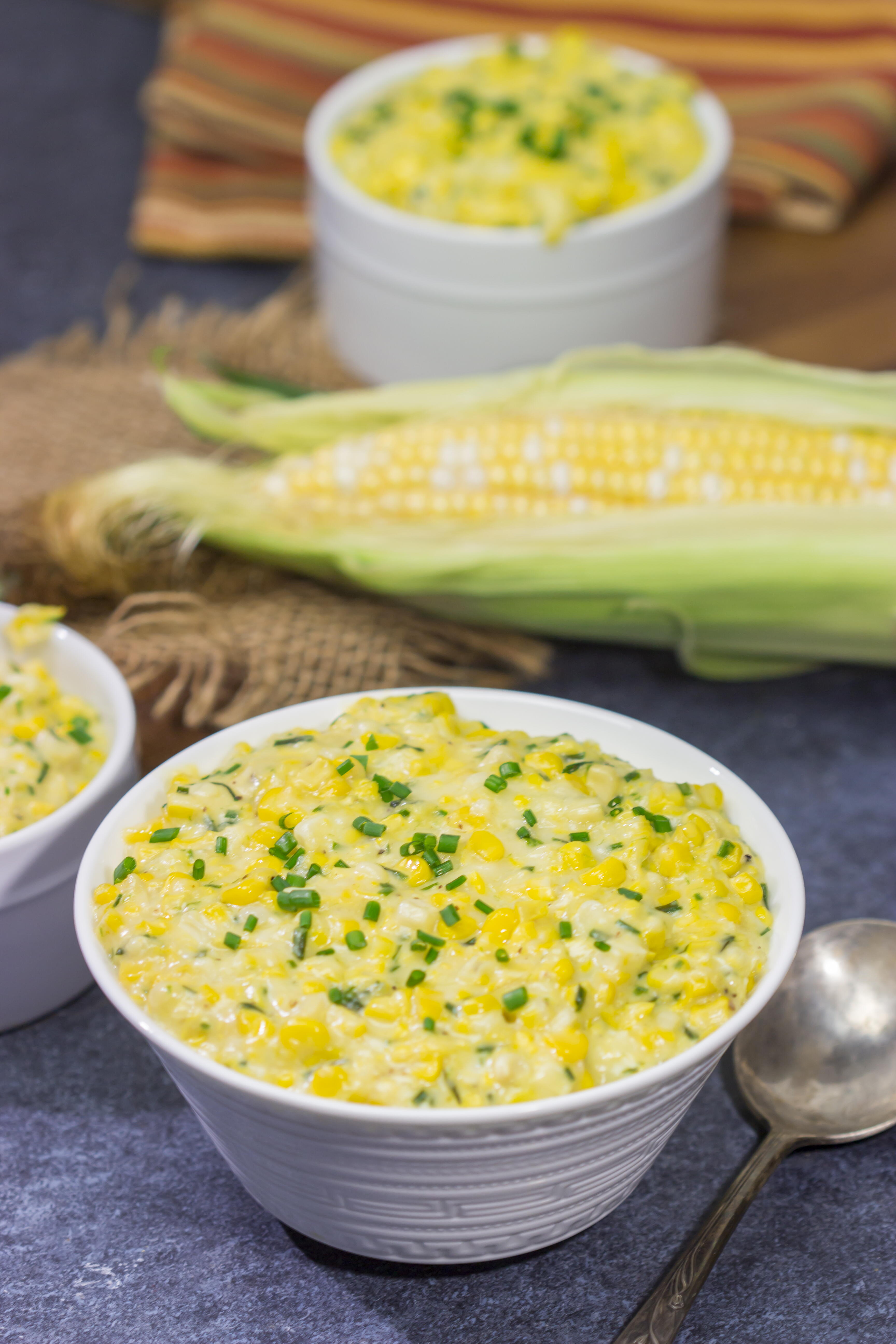 Cheesy Creamed Corn | RecipeLion.com