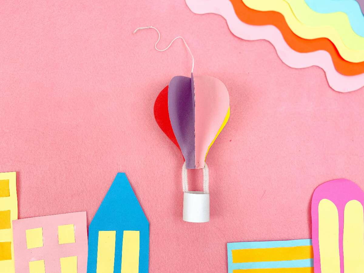 Easy And Fun Paper Hot Air Balloon Craft | DIYIdeaCenter.com