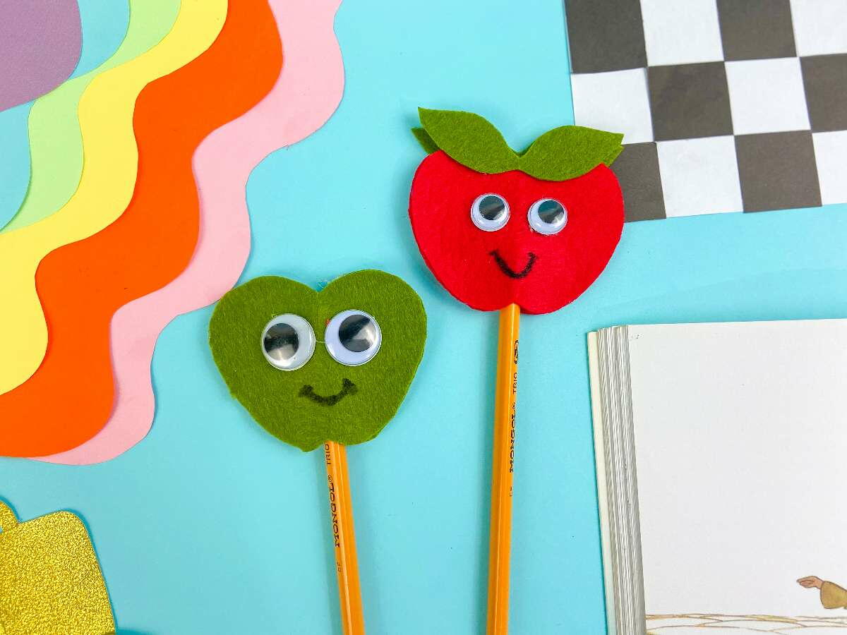 Cute Felt Apple Pencil Toppers | CheapThriftyLiving.com