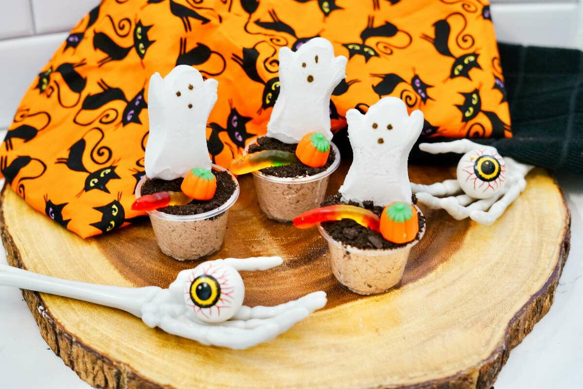 Haunted Pudding Halloween Shots Recipe | TheBestDessertRecipes.com
