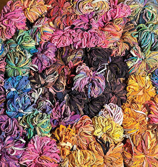 Dabbling With Nylons | rughookingmagazine.com