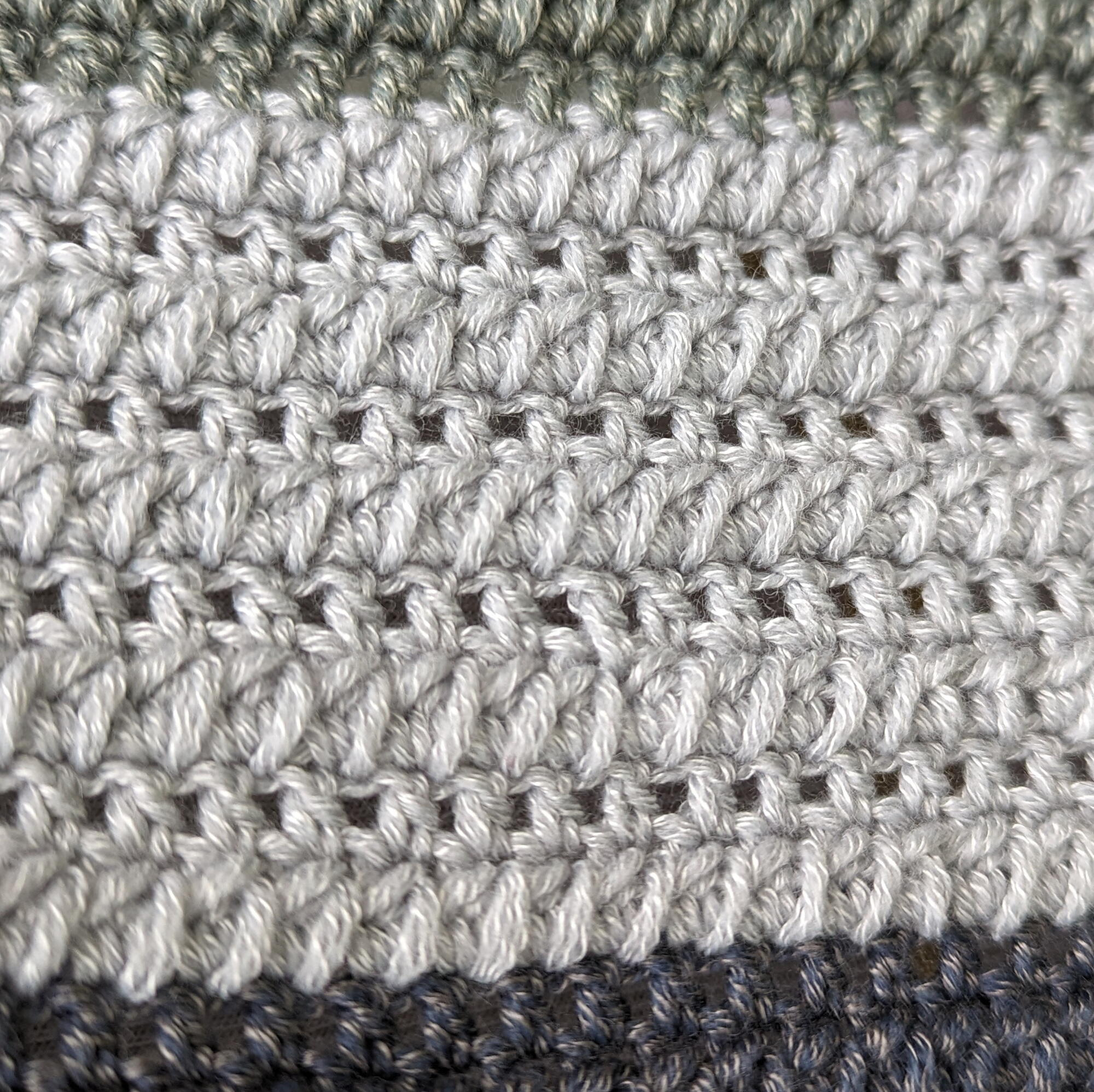 Simple Puff Scarf | FaveCrafts.com