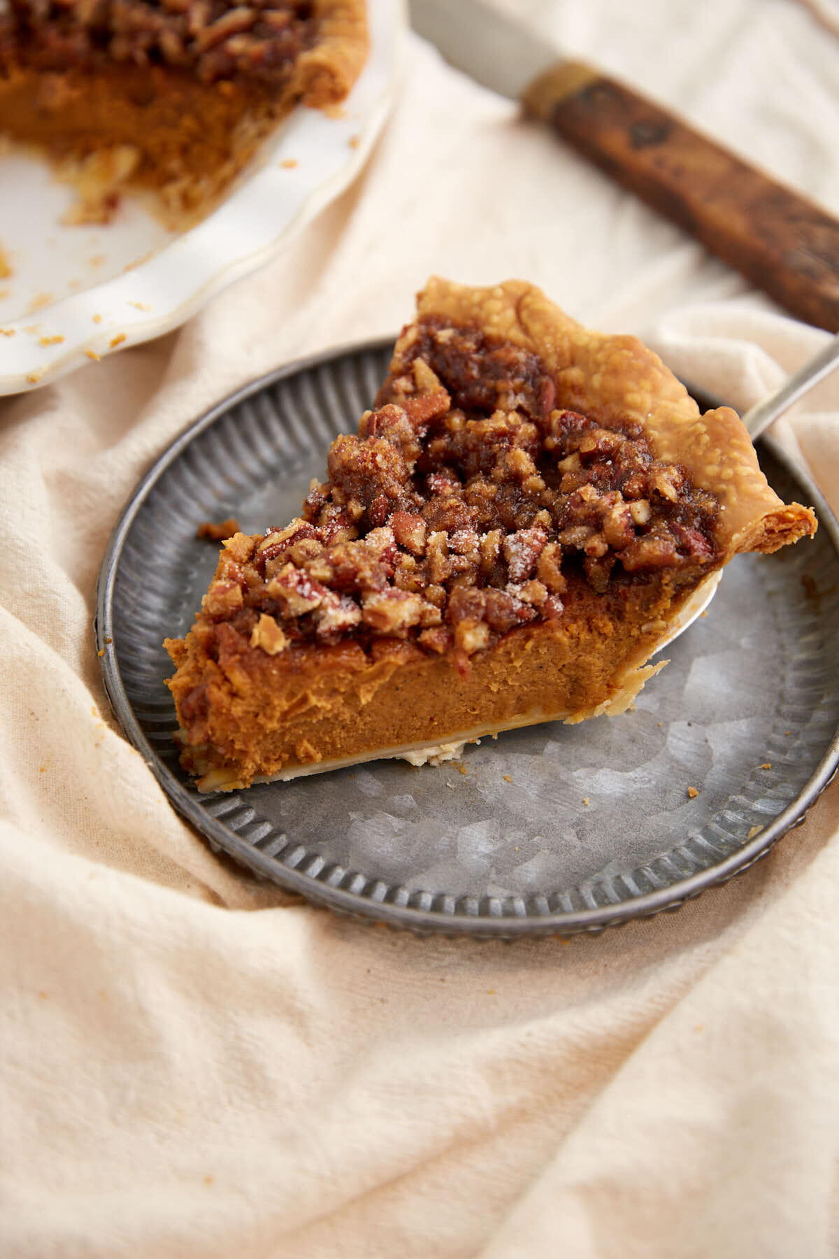 Praline Pumpkin Pie | FaveSouthernRecipes.com