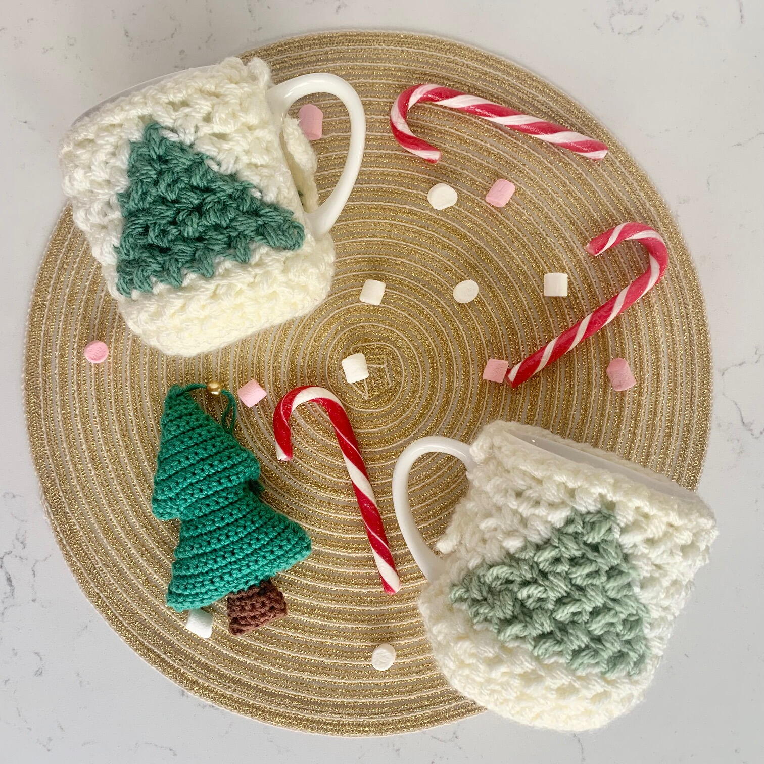 Christmas Tree Mug Cozy | AllFreeCrochet.com
