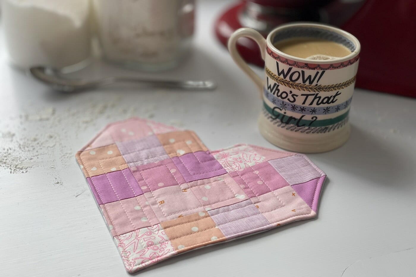 We Heart Mug Rugs Pattern | FaveQuilts.com