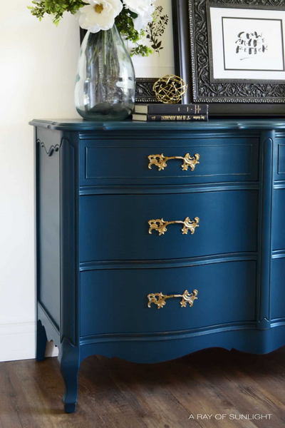 Stunning Blue Dresser | DIYIdeaCenter.com