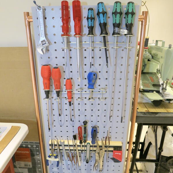 Tool Storage Stand | DIYIdeaCenter.com