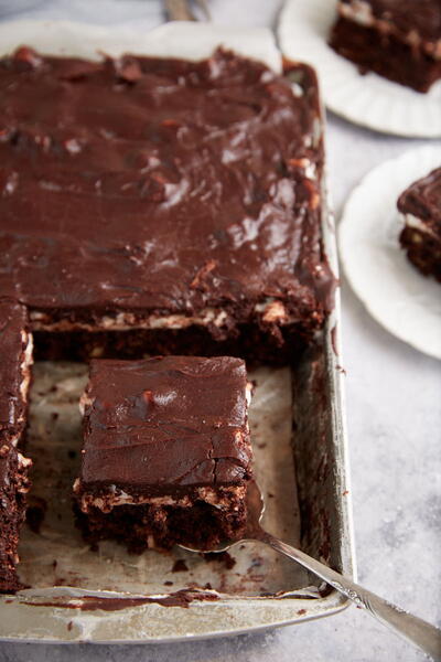 Mississippi Mud Cake | FaveSouthernRecipes.com