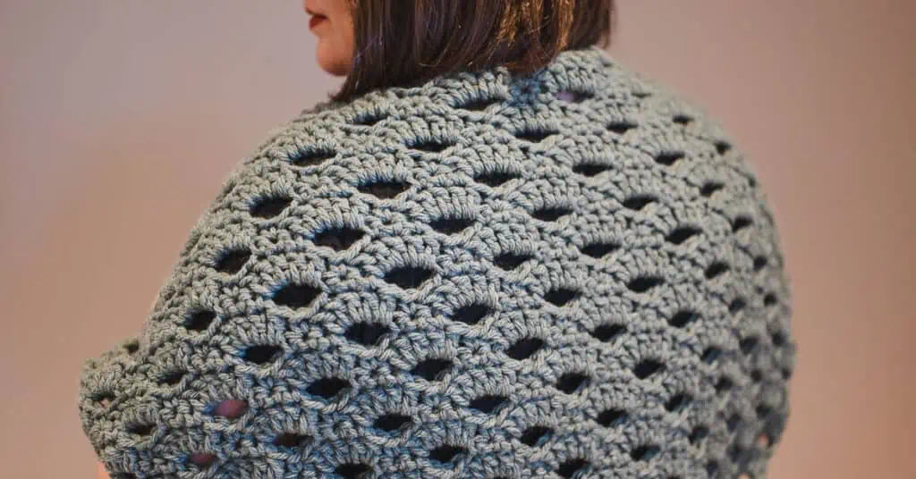 Shells Crochet Shawl Pattern | AllFreeHolidayCrafts.com