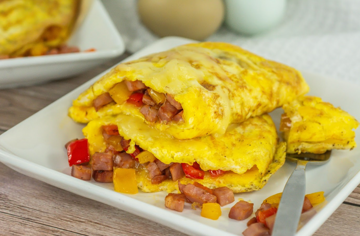 How To Make A Denver Omelet | FaveSouthernRecipes.com