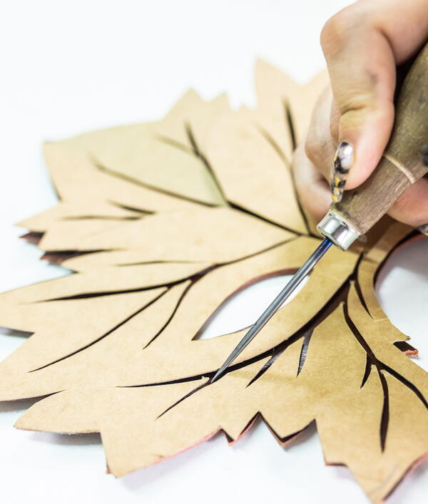 Leaf Mask | FaveCrafts.com