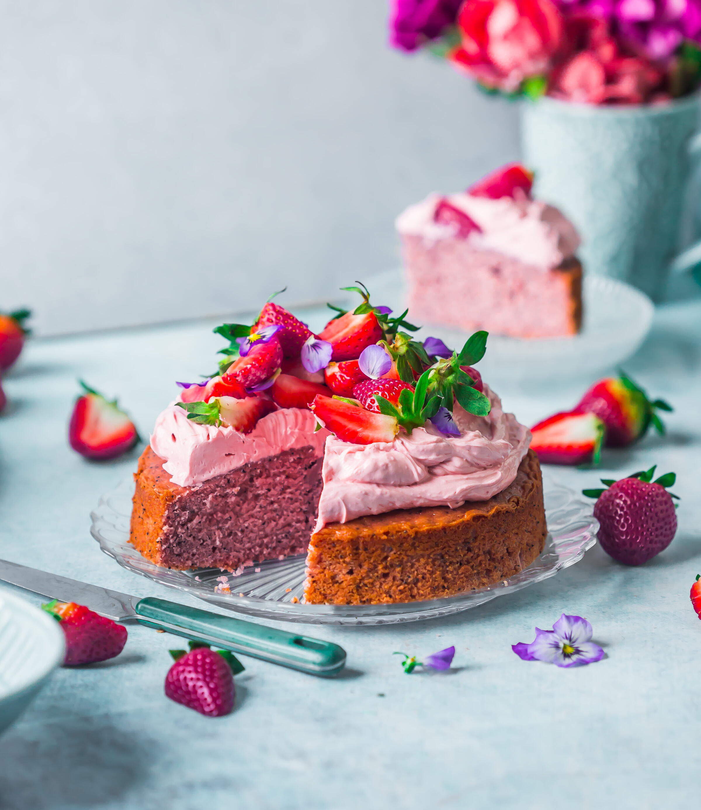 Fresh Strawberry Poppy Seed Cake | RecipeLion.com