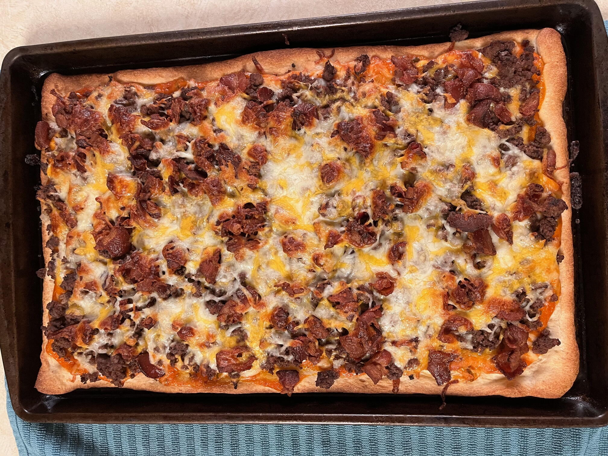 Homemade Bacon Cheeseburger Pizza | RecipeLion.com