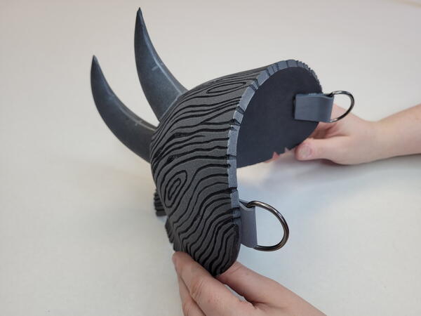 Deadly Horned Pauldrons With Wood Grain Texture | FaveCrafts.com