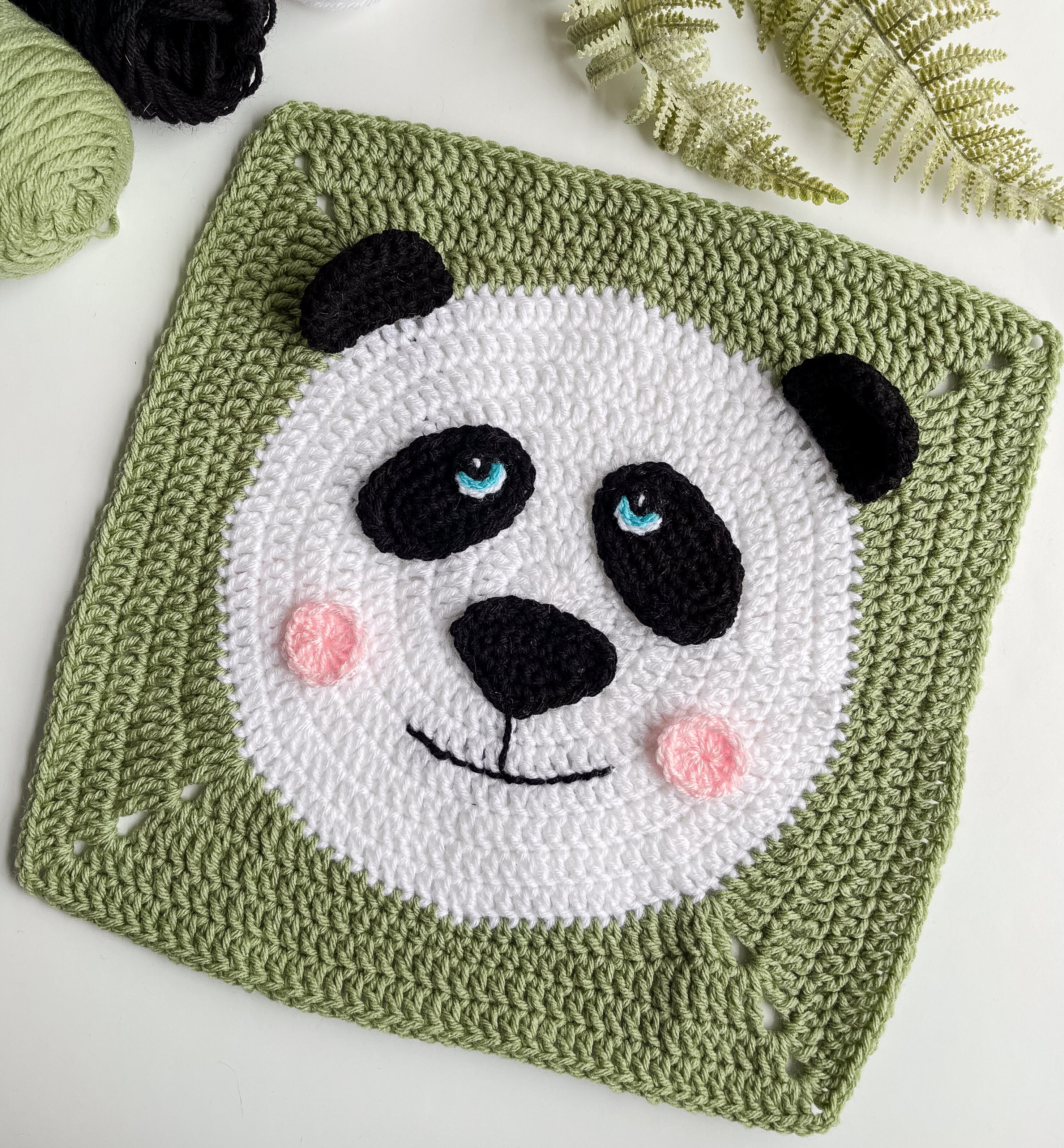 Panda Square | AllFreeCrochet.com